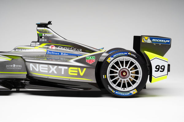 NEXTEV TCR Liveried Spark-Renault SRT_01E - 2016 London ePrix Race 2 ...