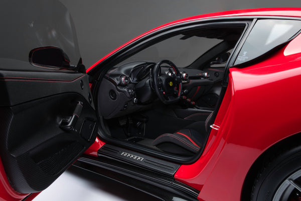 フェラーリ F12 TDF (2015) – Amalgam Collection