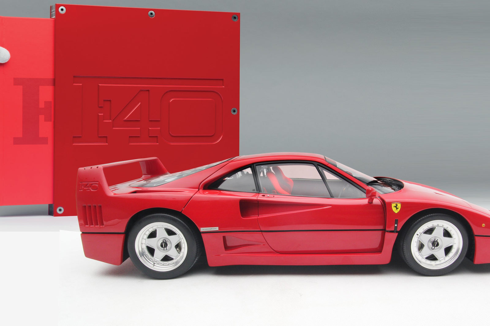 Ferrari F40 - Edition of 5 with R&T book – Amalgam Collection